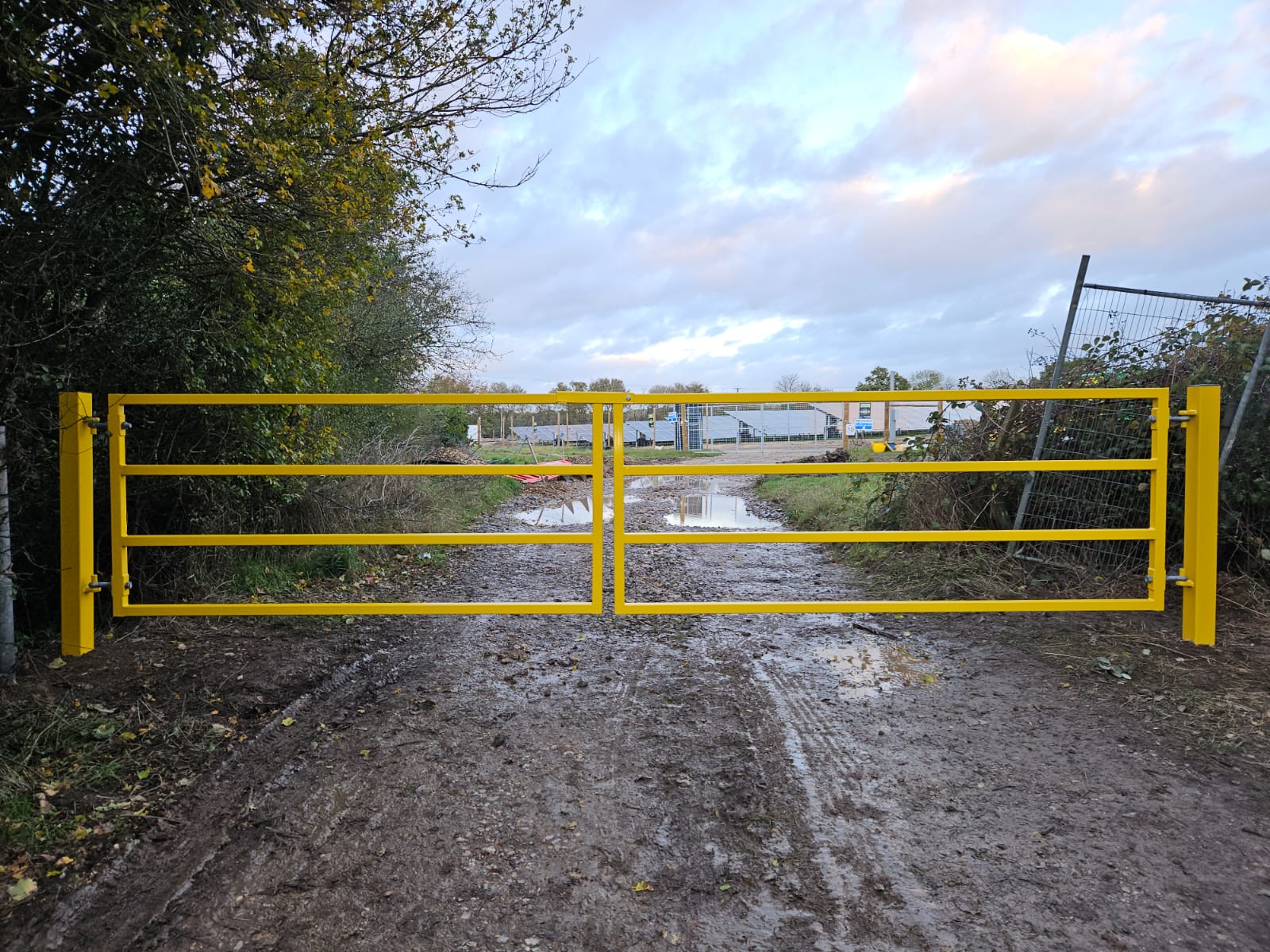 Double Leaf Four Bar Gate - Heightrestrictionbarrier.co.uk