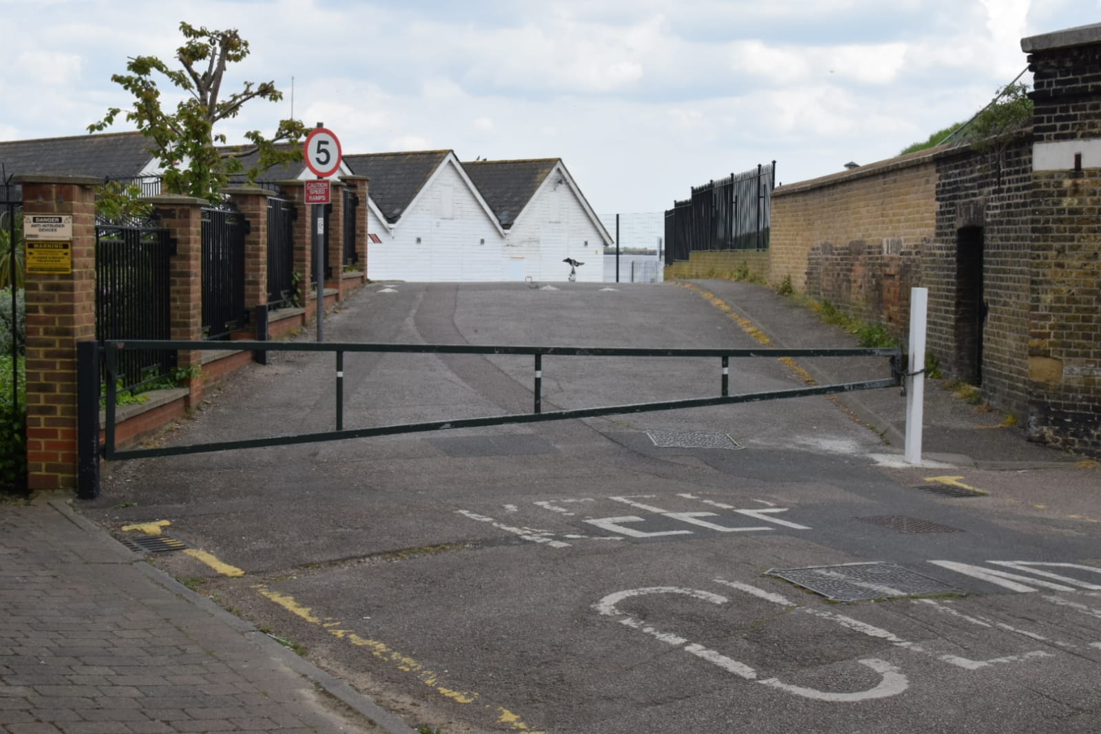 Single Leaf Manual Gate - Heightrestrictionbarrier.co.uk