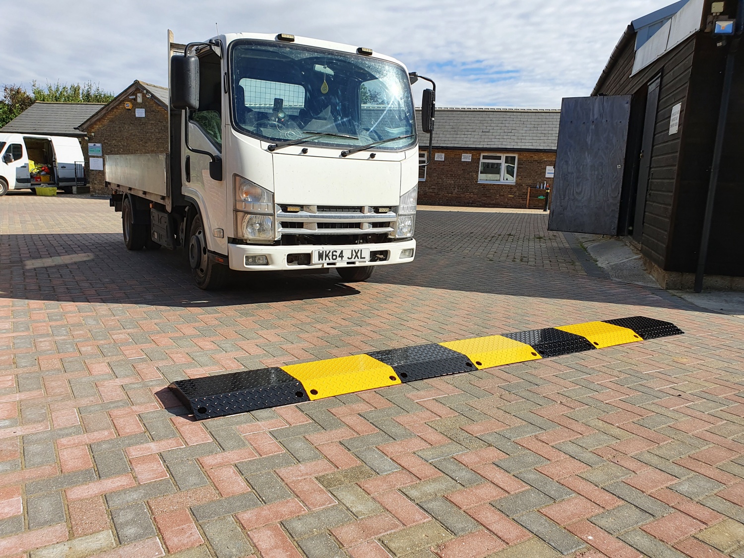 Steel Speed Ramps Speed Bumps - Heightrestrictionbarrier.co.uk